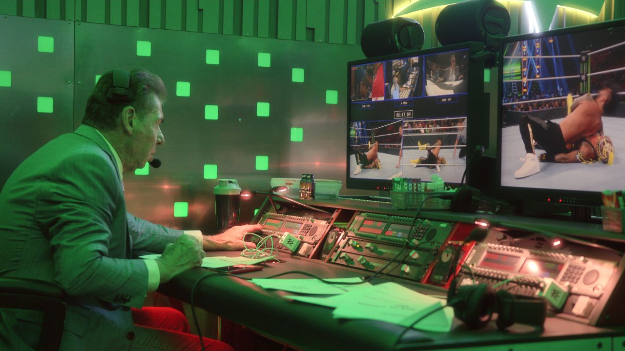 Mr. McMahon: The Downfall of an Empire and the Rise of a Son - Goggler
